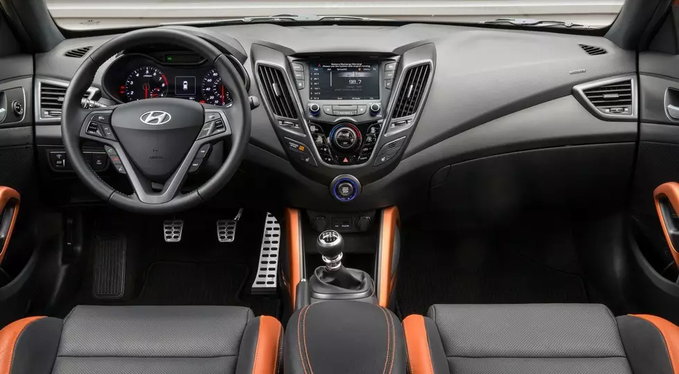 Асимметрия Хэтчбек Hyundai Veloster-2019: Биринчи сүрөттөр 24194_9