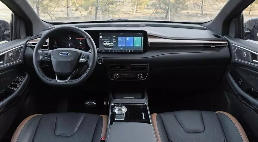 Кросовер Ford Edge: на батьківщині - скромні обновки, за кордоном - перекроєний салон 24199_4