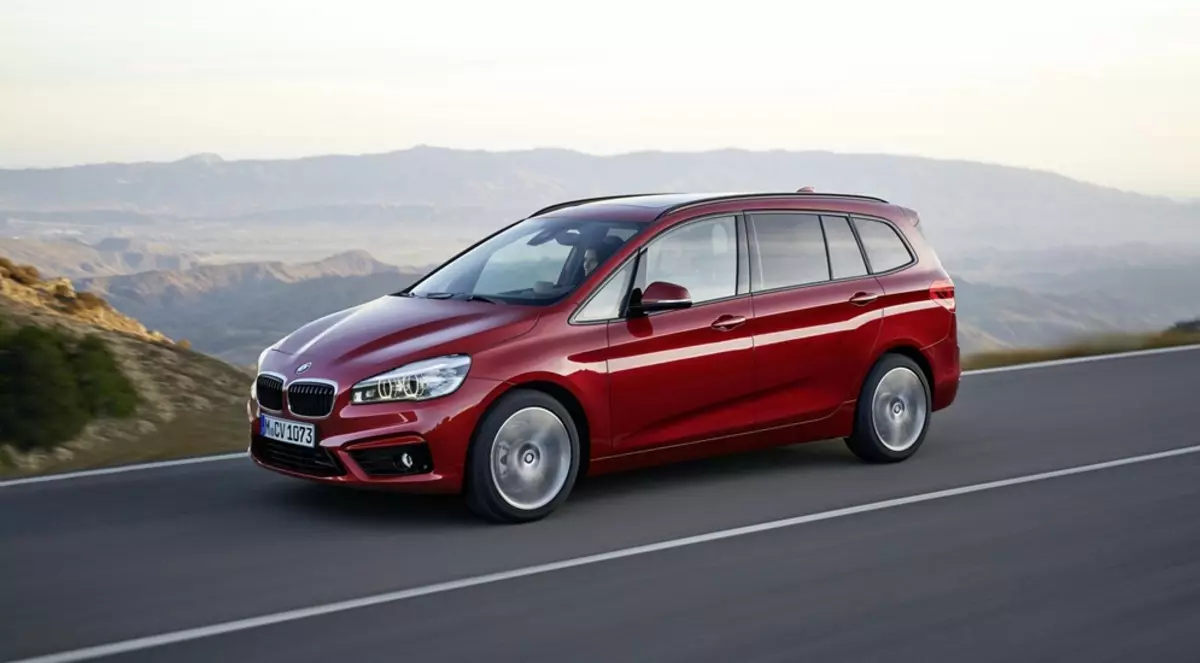 BMW tutvustas maailma esimese lisatasu-kompaktset 2422_3