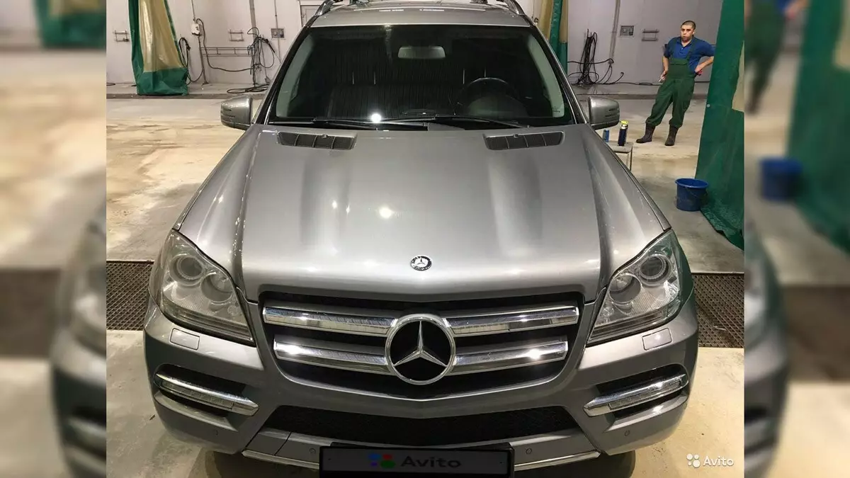 Apa kudu tuku Mercedes-Benz Gl i kanggo 1,5 yuta rubel 24466_10