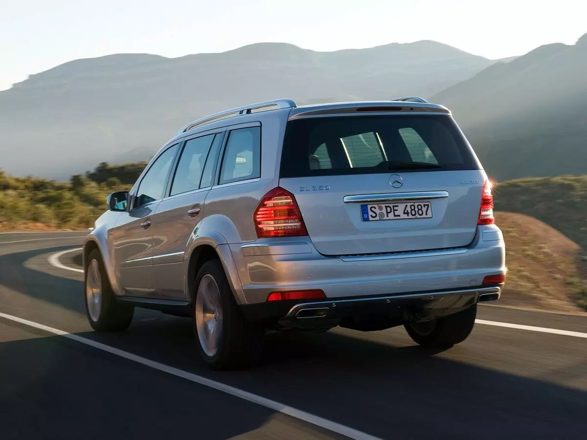 Val la pena comprar Mercedes-Benz GL I per 1,5 milions de rubles 24466_8