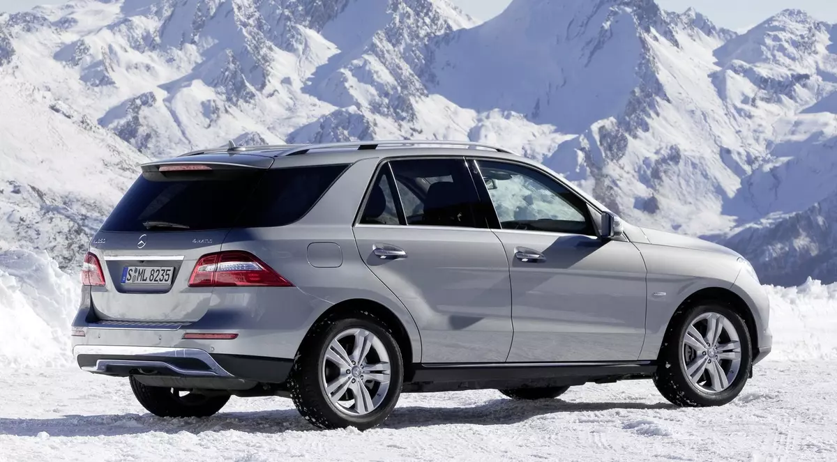 Mercedes Wito ML na SUVs ya GL nchini Urusi. 24474_4