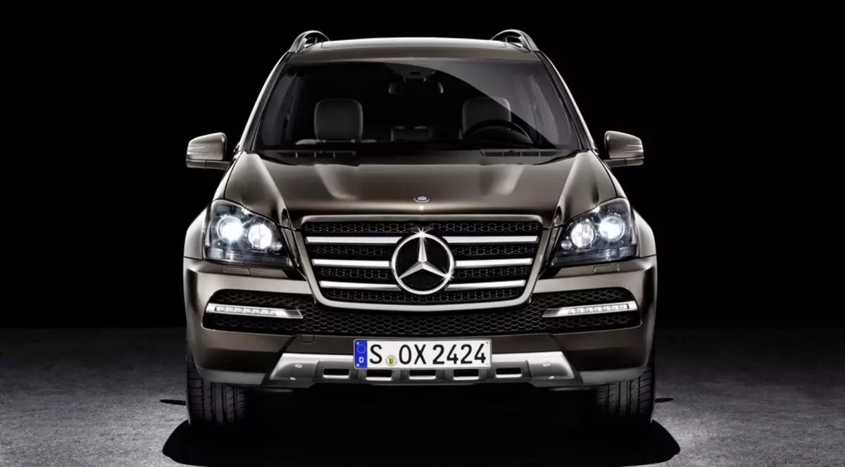 Mercedes-Benz Gl-класын жүгіріспен қалай сатып алуға болады 2447_1