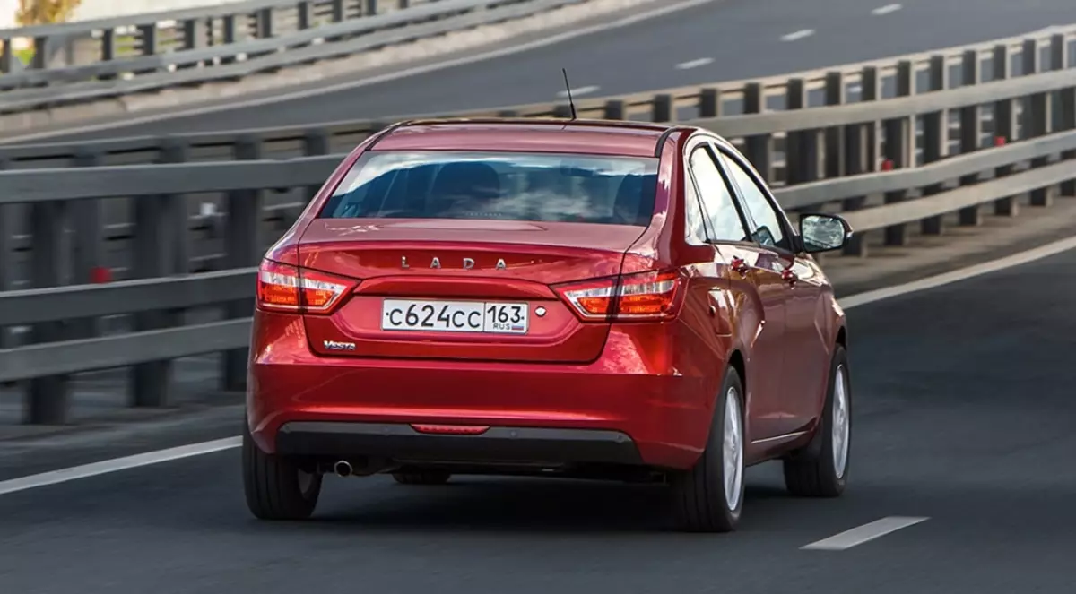 Lada Vesta மற்றும் xray அதிகாரிகள் 85% ஒரு டிரக் இருக்கும் 24526_3