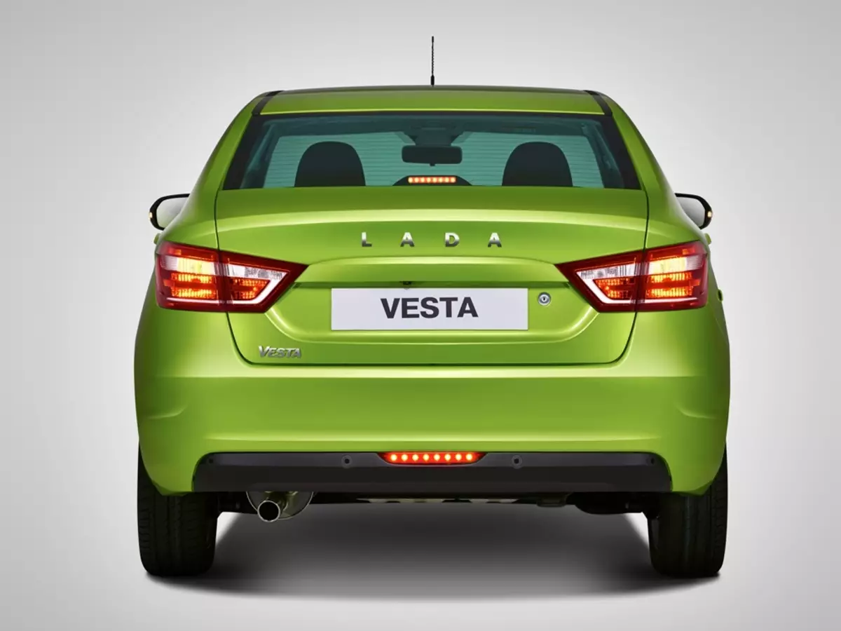 lada_vesta_lime_exorter_019_02.jpg.