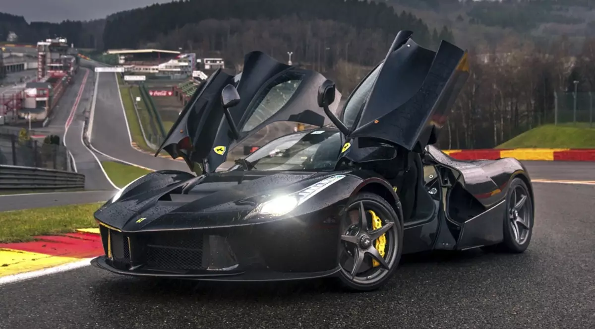 Ferrari-yə 