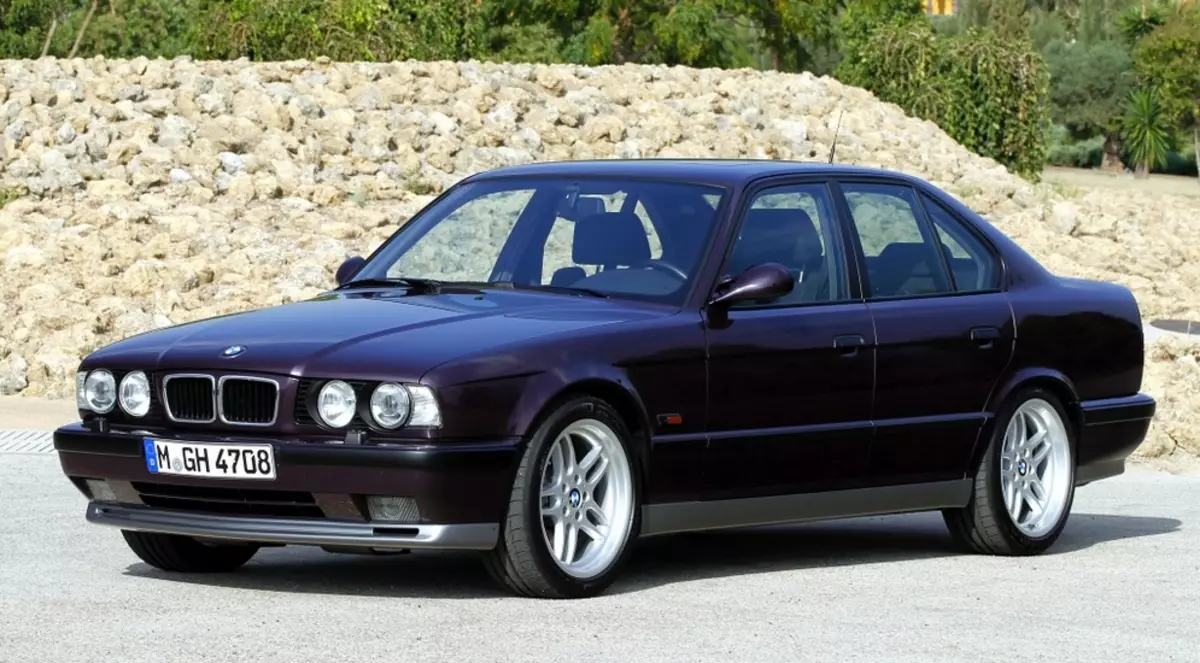 ວິທີການຊື້ BMW 5 Series E34 ກັບ Mileage: Legend ບໍ່ຕາຍ
