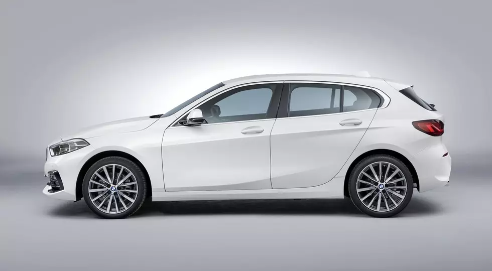 New BMW 1 Series: Zvino neyekumberi-wheel drive, uye m-shanduro yave isina kusimba 24620_3