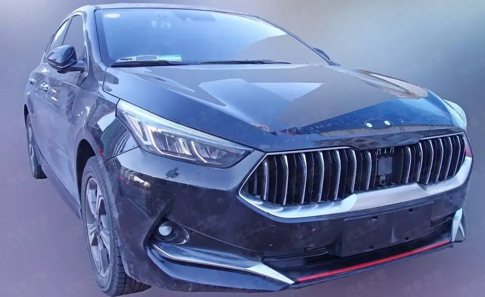 Another new Kia Cerato: more aggressive appearance and hybrid version