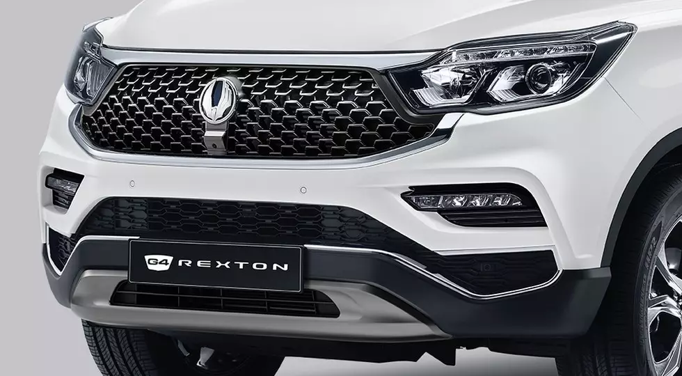 Verlies van kopers Ssangyong Rexton-gekorrigeerde ontwerp. Oor die bakkie het ook nie vergeet nie 24676_7