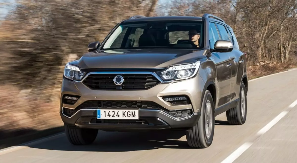 Twin Ssangyong Rexton သည်၎င်း၏အဓိကပြိုင်ဘက်များထက်စျေးသက်သက်သာသာဖြစ်သည် 24680_3