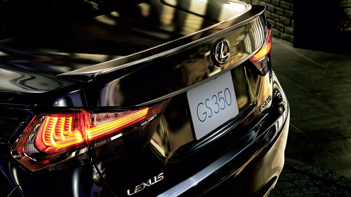 Na poslední cestě: Lexus se rozloučí s GS velkým sportovkyně 24732_1