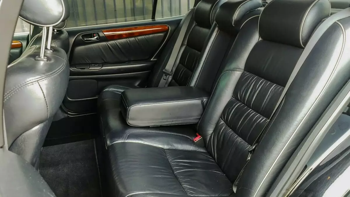 Lexus GS 300 II Rear Seats