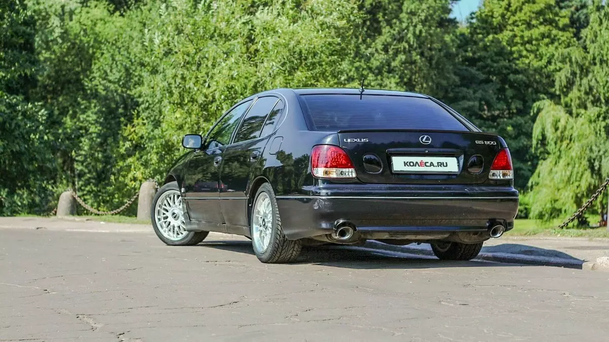 Lexus GS 300 II հետեւի (3)