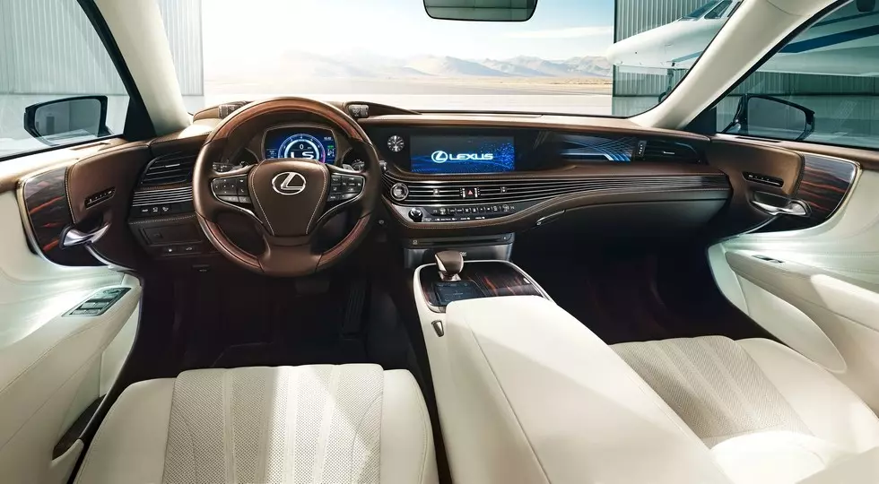 Η Lexus LS ξεκίνησε καλά στη ρωσική αγορά, αλλά μέχρι στιγμής δεν έβγαλε ποτέ τους 