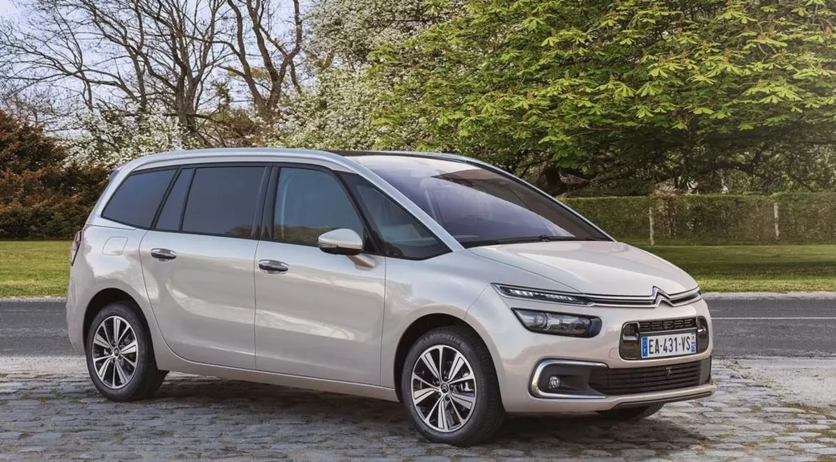 Citroen C4 Picasso மற்றும் Grand C4 Picasso ஒரு மேம்படுத்தல் காத்திருக்கிறது 24858_3