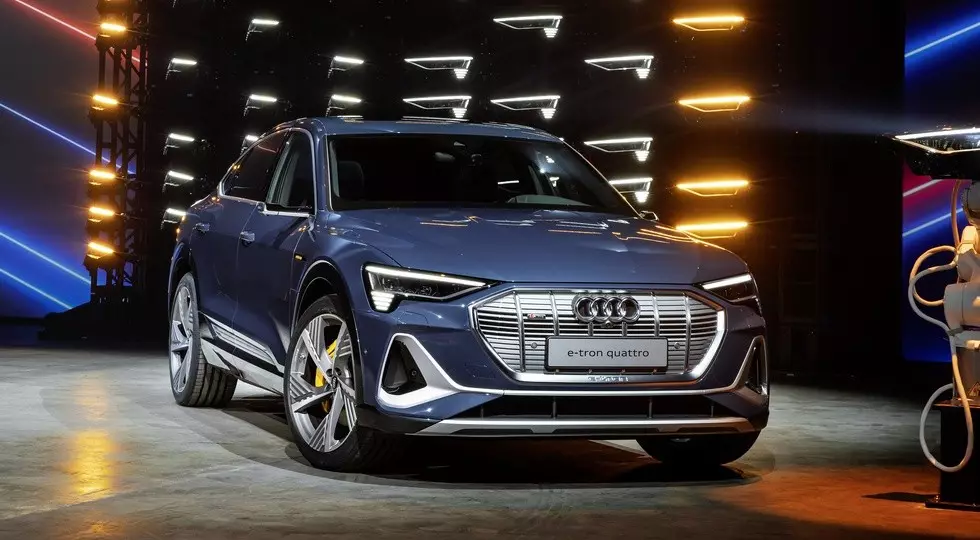 Առեւտրային խաչի Audi E-Tron Sportback. Ավելի քիչ գործնական, քան ընկեր, բայց երկարատեւ 24914_1