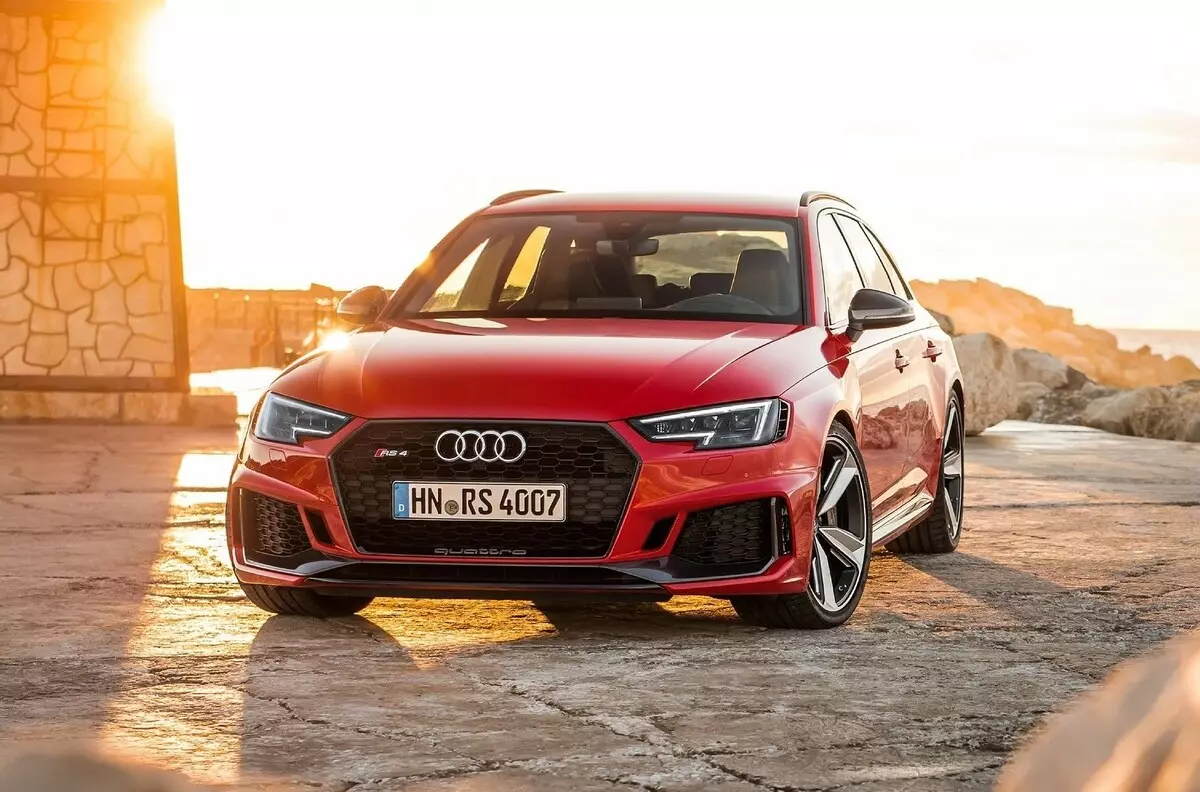 Първите тестове на Audi RS4 Avant: марка кожа, но проверена ергономичност 24963_1