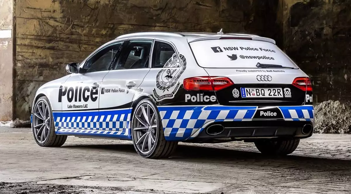 Audi RS4 entrou na policía 24966_3