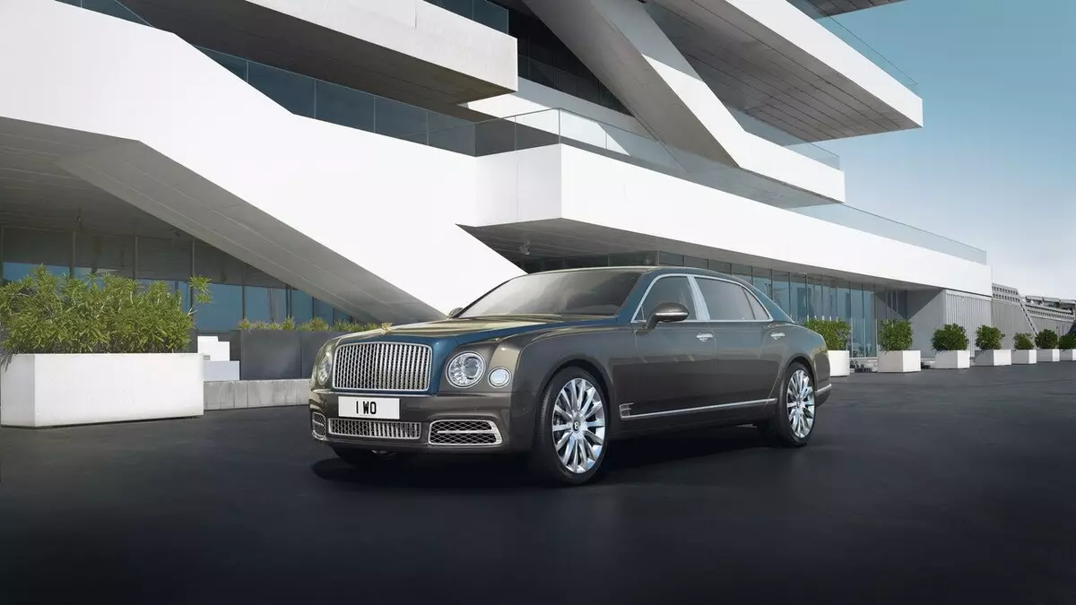 Flagship Bentley ստացել է ոսկե զարդարանք 24974_2