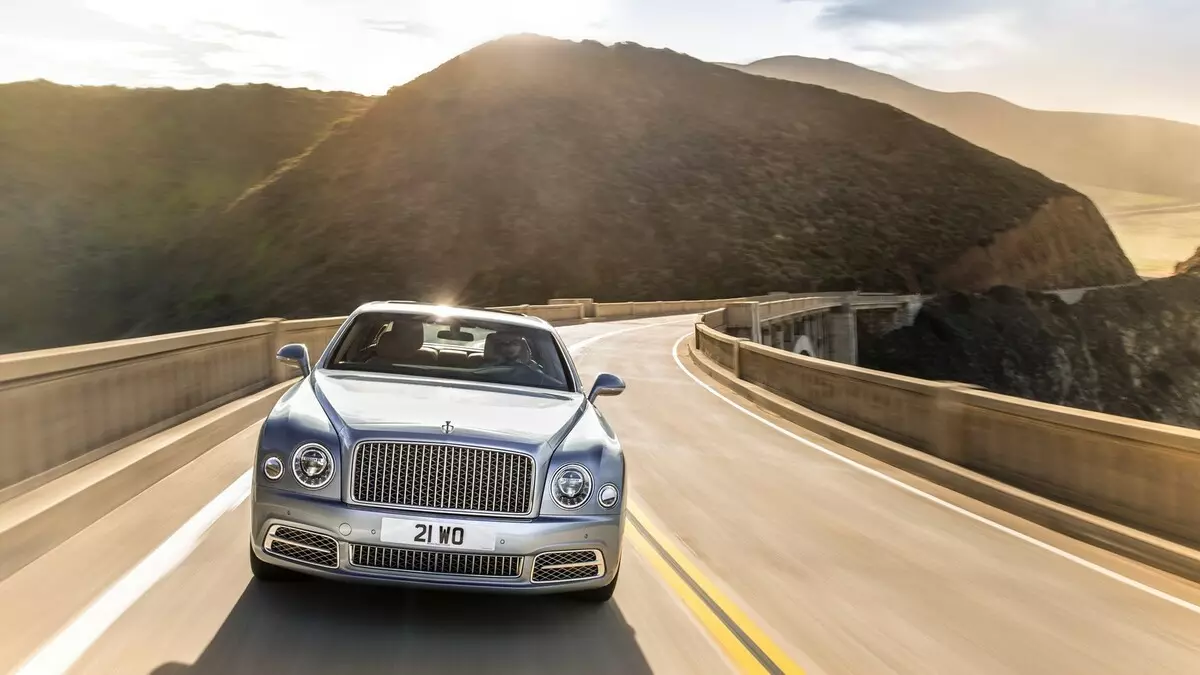 Bentley Mulsanne အသစ်သည်ရုရှားဈေးကွက်သို့ရောက်ရှိခဲ့သည် 24975_1