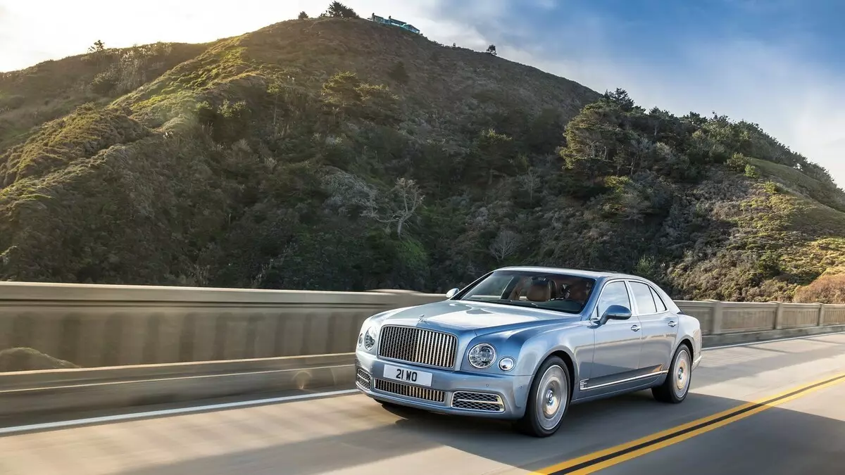 Bentley Mulsanne အသစ်သည်ရုရှားဈေးကွက်သို့ရောက်ရှိခဲ့သည် 24975_6