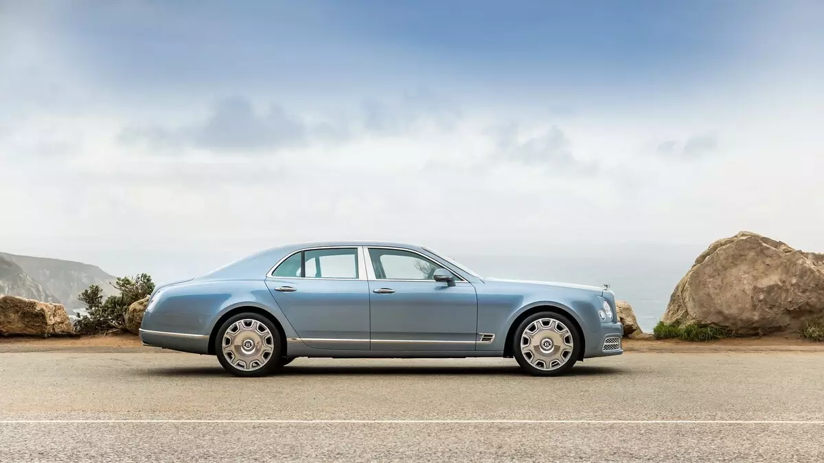 Bentley Mulsanne အသစ်သည်ရုရှားဈေးကွက်သို့ရောက်ရှိခဲ့သည် 24975_7