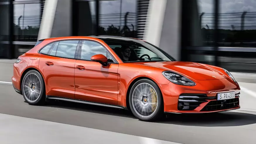 Porsche dihargai Panamera 