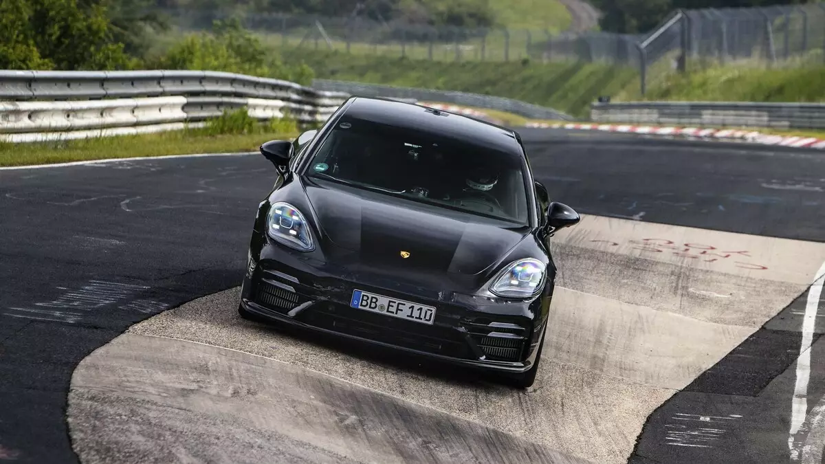 Updated Porsche Panamera alivunja rekodi ya Mercedes kwenye Nürburgring. 24985_1