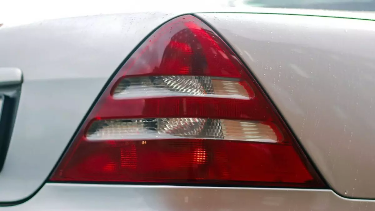 Mercedes-Benz SLK ліхтар