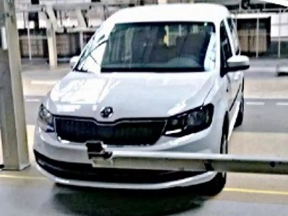 Skoda R 1.JPG