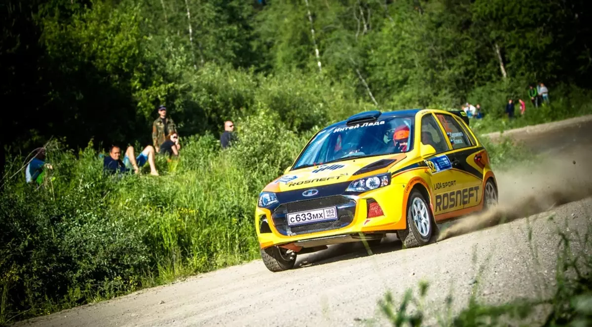 Crews Lada Sport Rosneft Rally okkupert nesten hele podiet "Hvite netter 2015"