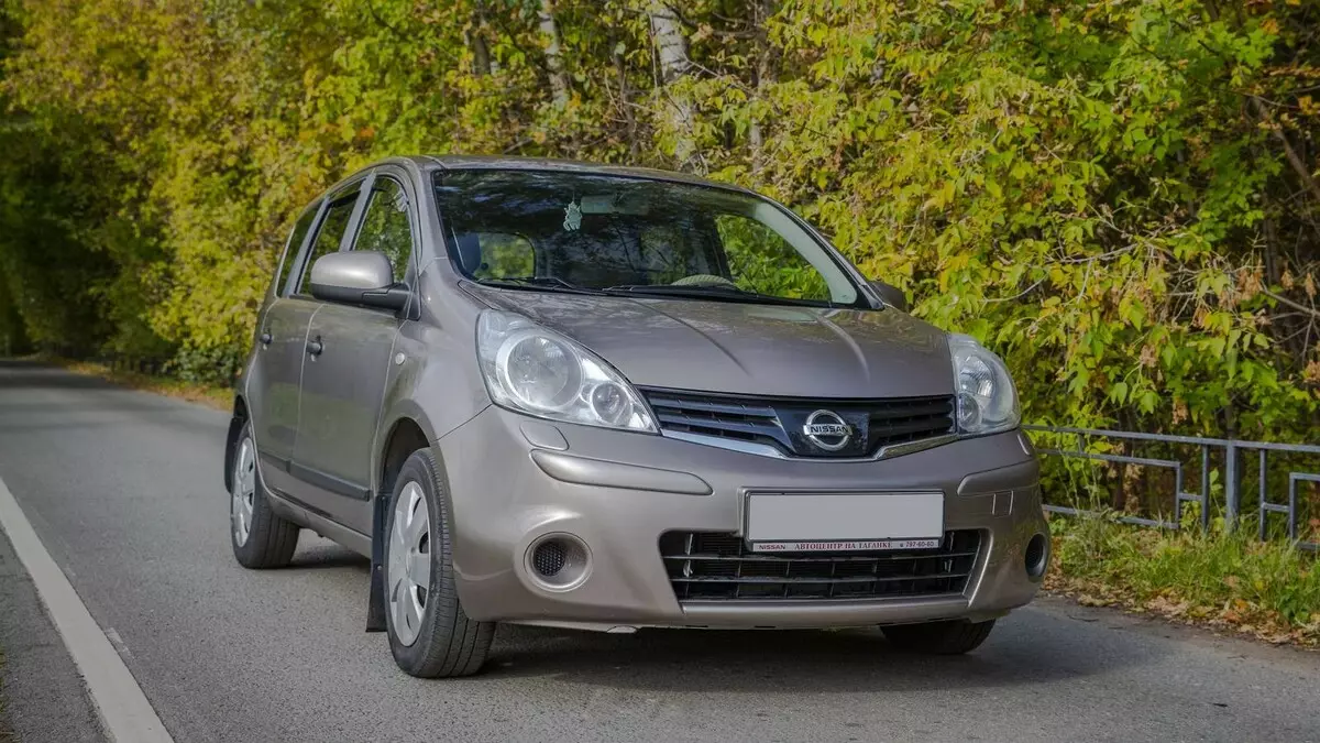 Nissan Note s kilometražama: tijelo, salon, električar 25237_1