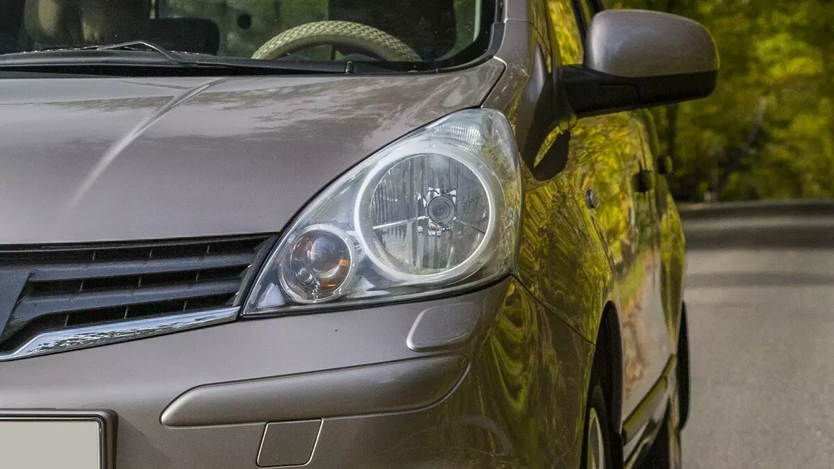 Nissan Note s kilometražama: tijelo, salon, električar 25237_14