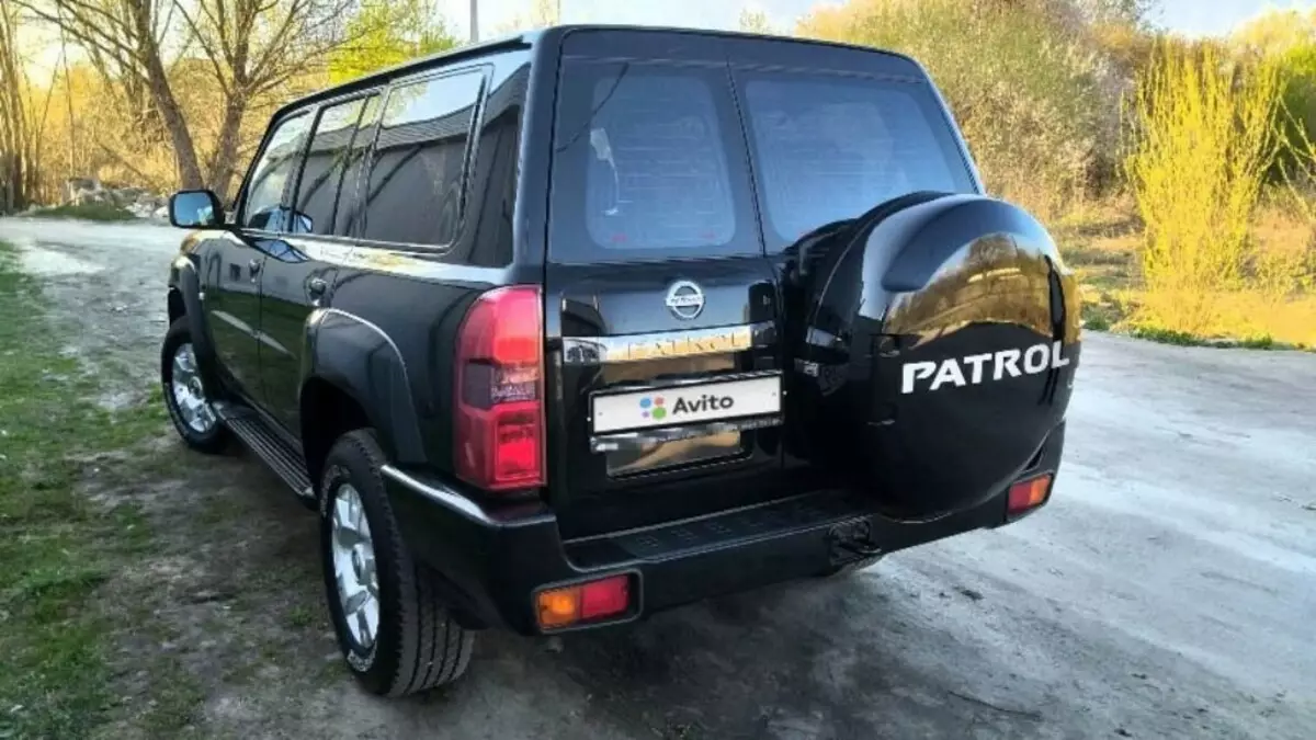 Pubat sareng panyakit jantung: Éta patut mésér Nissan patroli patroli Y61 per juta rubles 25262_38