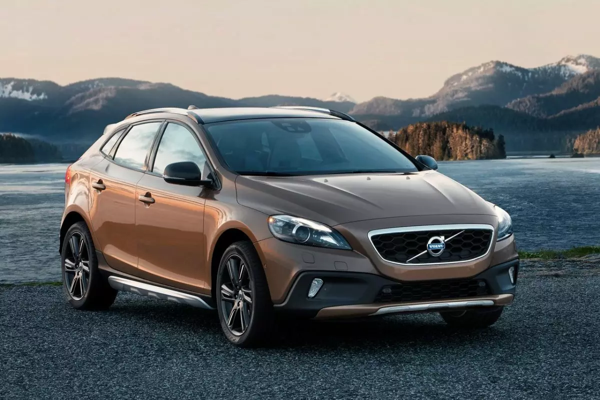 Volvo v40 crosscountry.