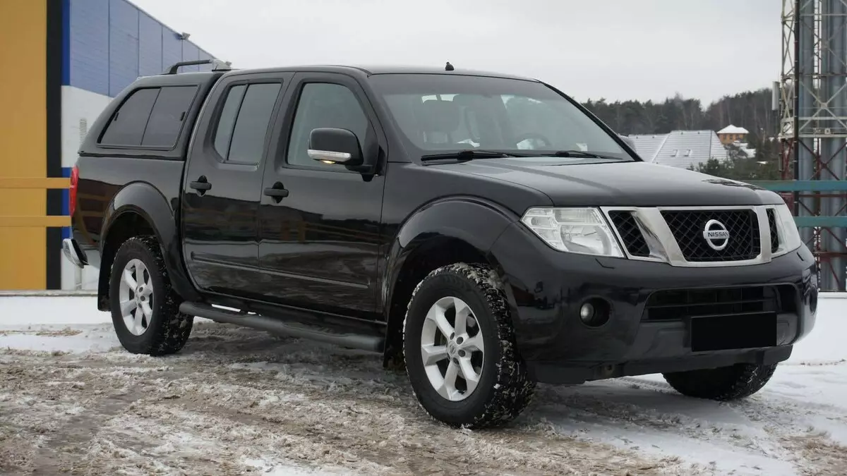 Nissan Navara 2011 gyda milltiroedd o 260,000 cilomedr gan un perchennog 25321_2