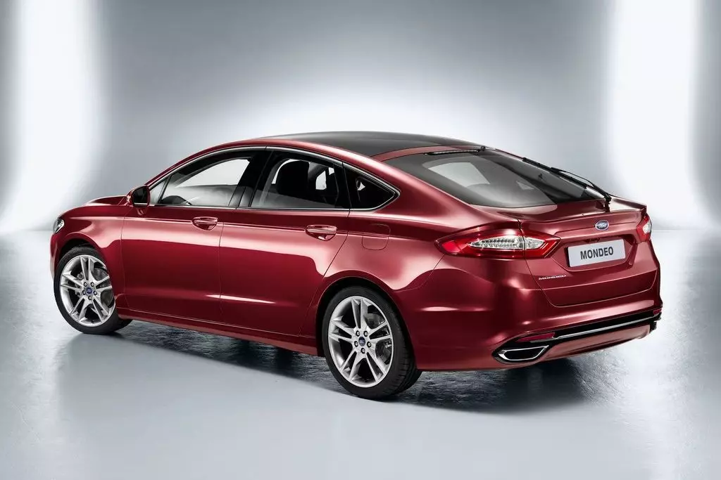 Ford Mondeo 2013.