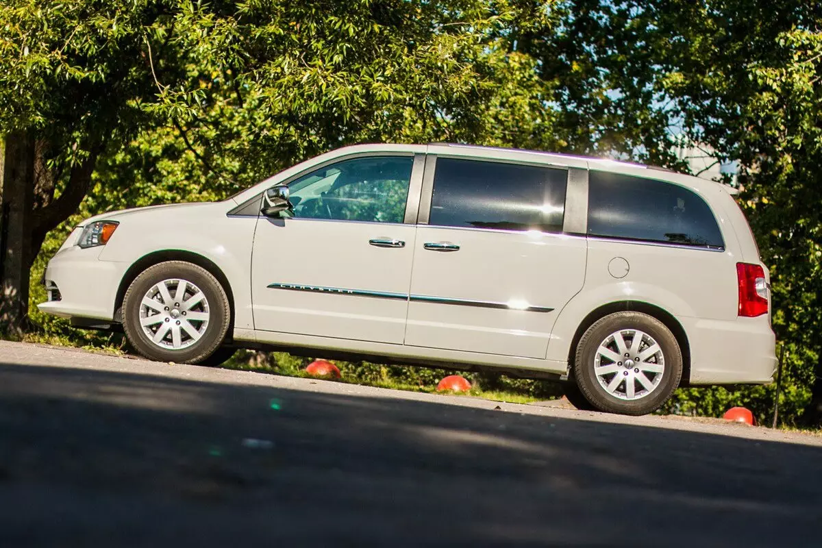 Chrysler Grand Voyager.