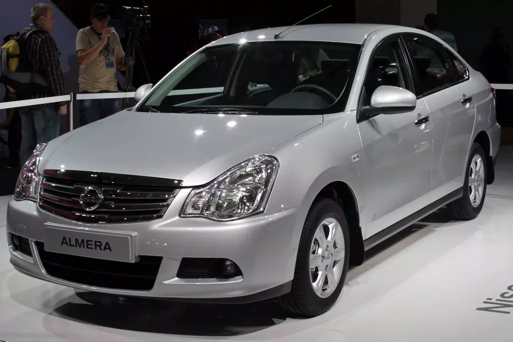 Nissan Almera 2012.