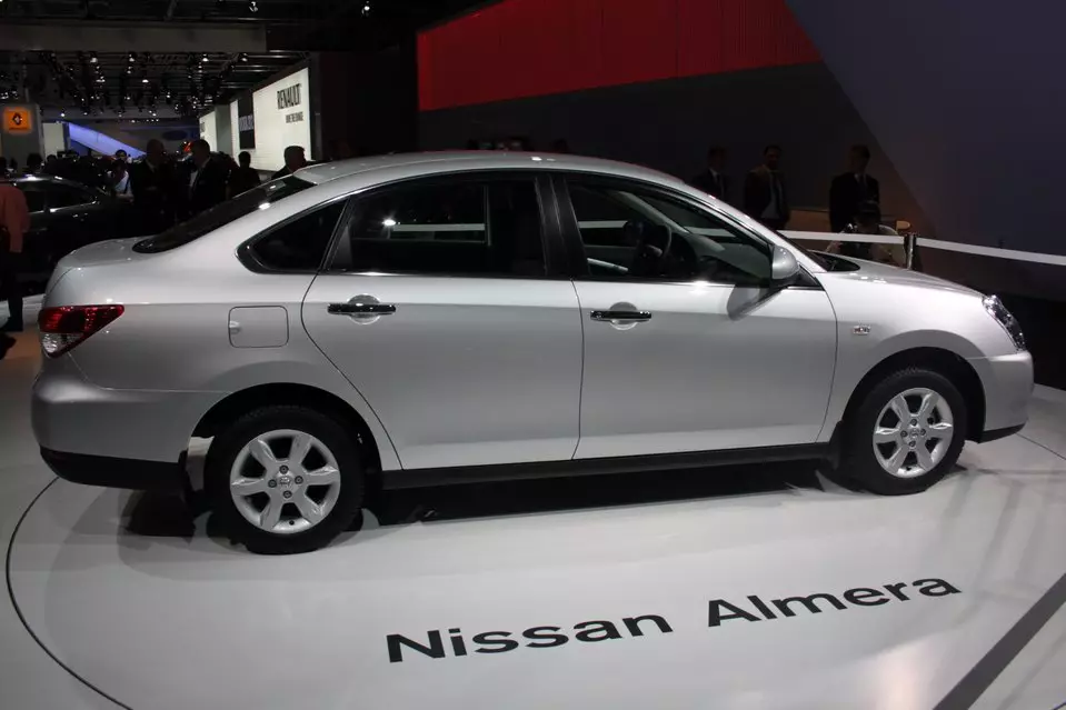 Nissan Almera 2012.