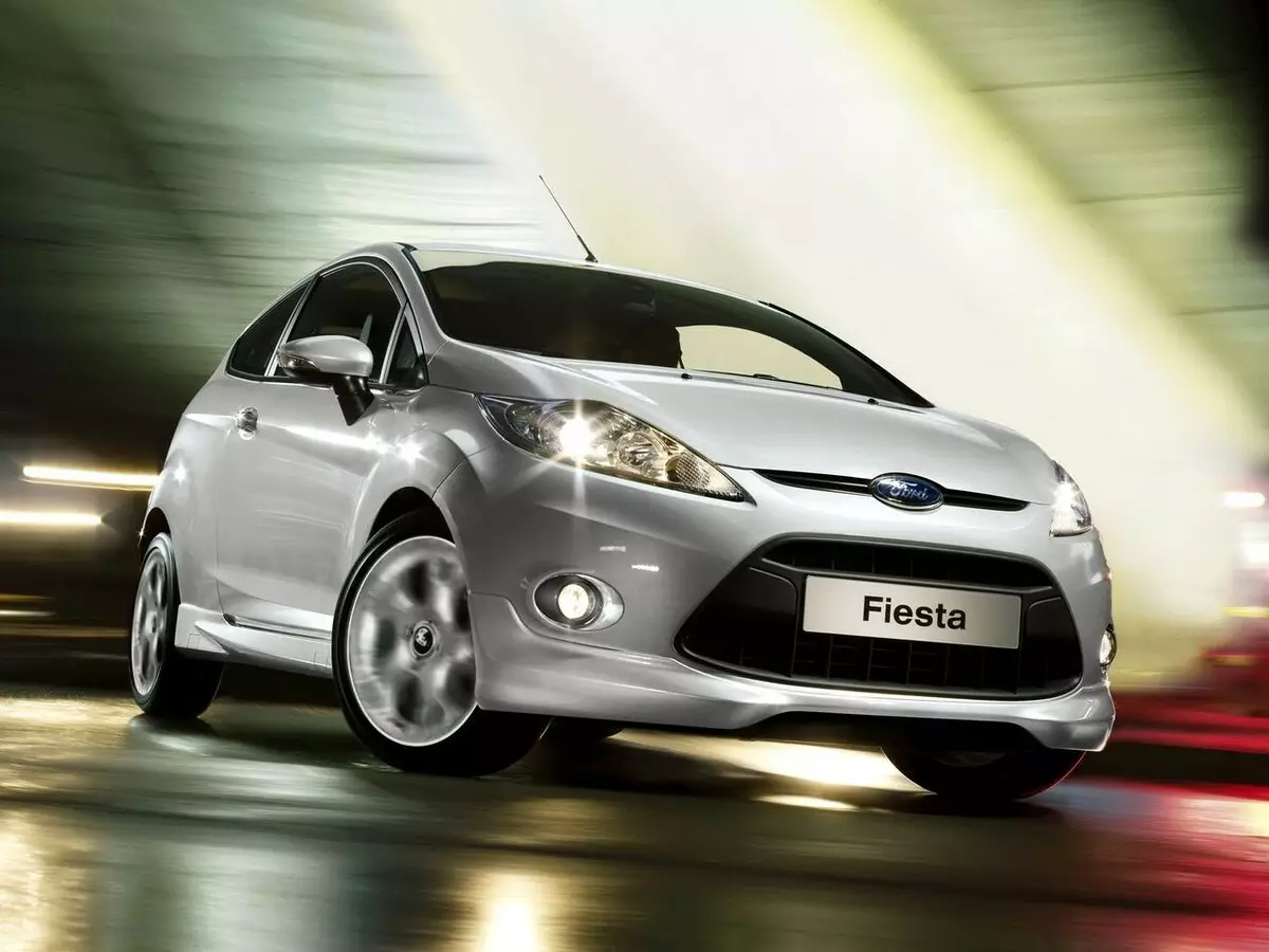 Ford Fiesta MK6: Pros a nevýhody, stojí za to 25502_14