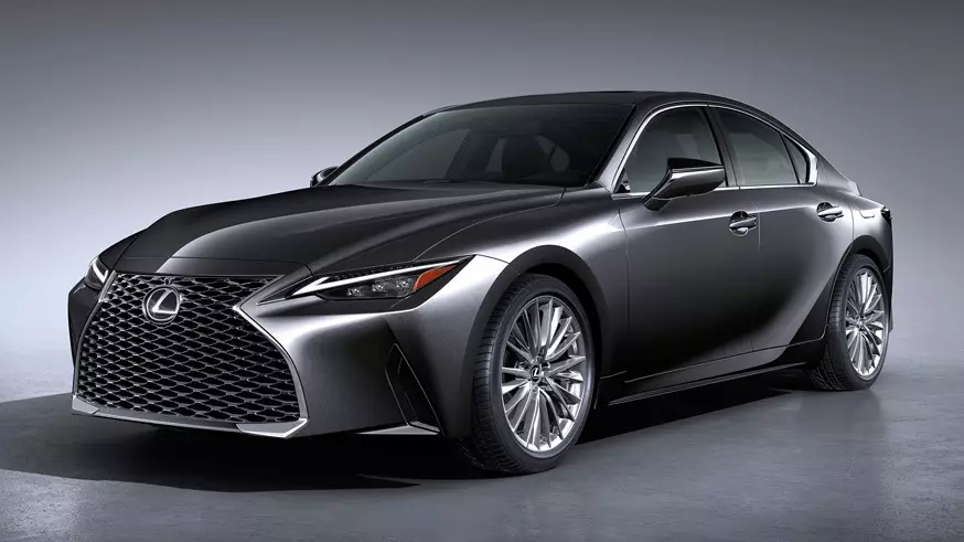 Lexus adalah generasi baru: Suspensi diselesaikan, dan platform dan motor tidak menyentuh 25733_1