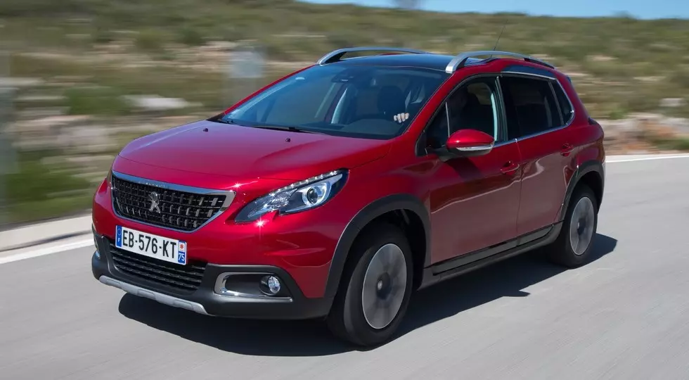 Ang renewed crossover Peugeot 2008 ay nakuha sa Russia. Ang mga presyo ay kilala. 25885_6