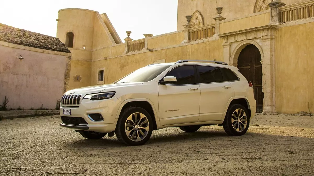 Nieuwe Jeep Cherokee.