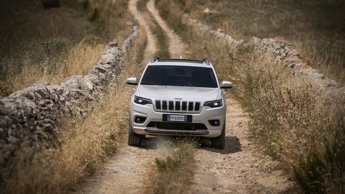 Nuwe Jeep Cherokee in die veld