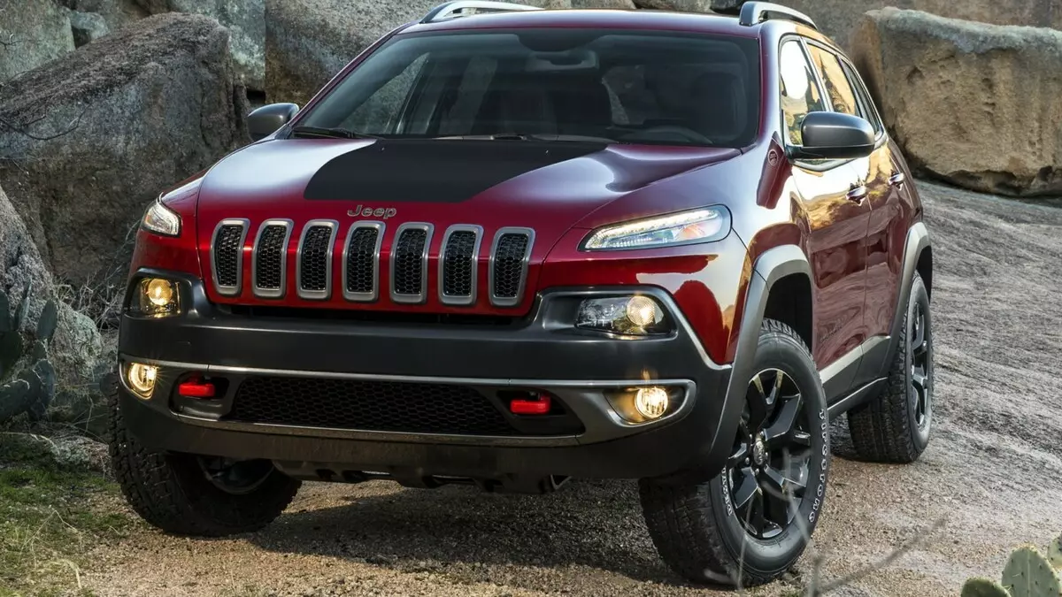 Der aktualisierte Jeep Cherokee hat ein ungewöhnliches Bild verloren 25950_6