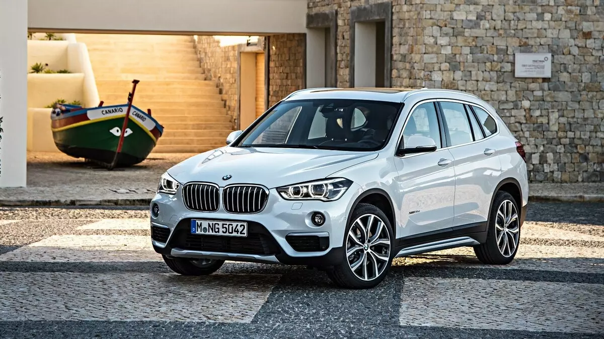 ඡායාරූපයෙහි: BMW X1