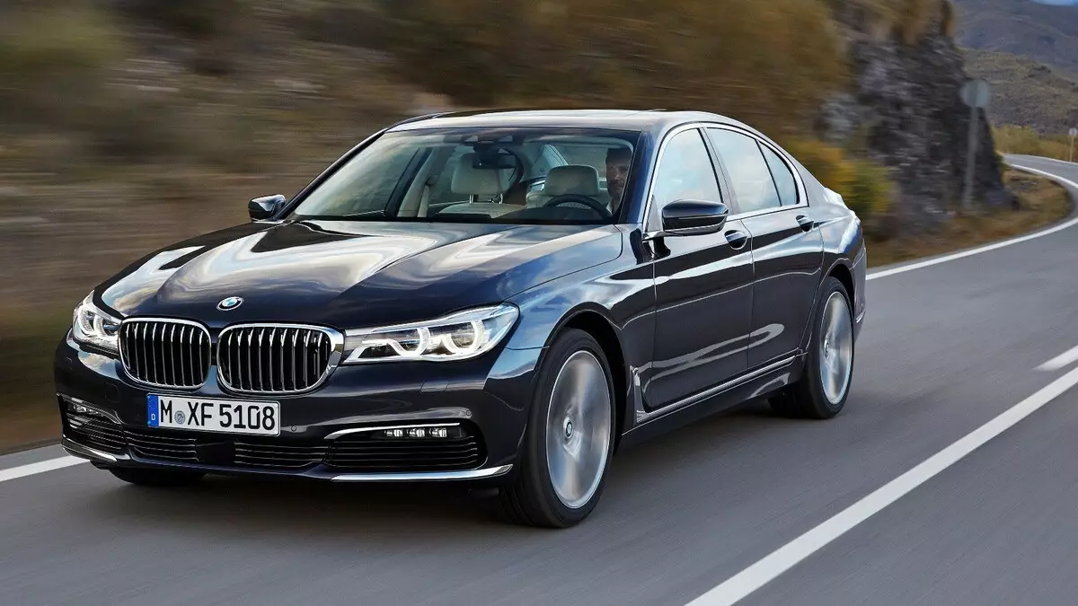 Hauv daim duab: BMW 7 koob