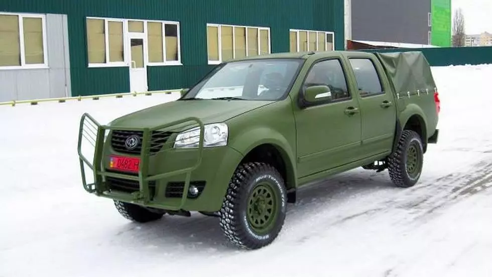 Ukrainassa uuden armeijan SUV: n julkaiseminen alkoi 25989_1